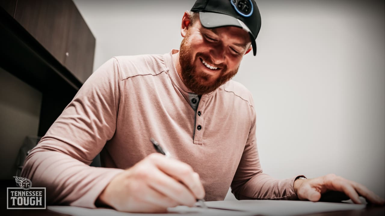 Morgan Cox Signs with the Tennessee Titans