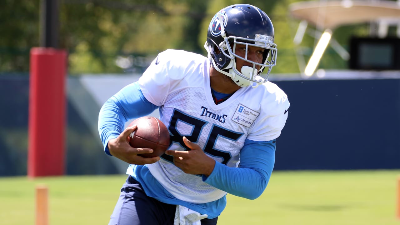 New Titans TE MyCole Pruitt Aims to Help Ease Loss of a Player He's ...