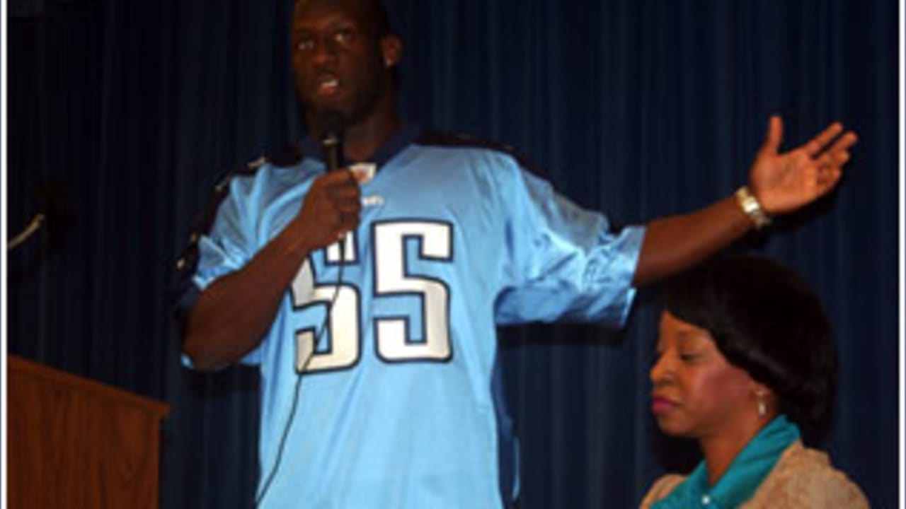 Tulloch makes suprise stop at local middle school