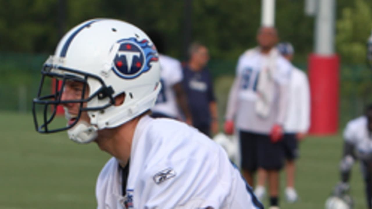 Free Agent WR Sewall Makes Positive Impact on Young Titans Fan