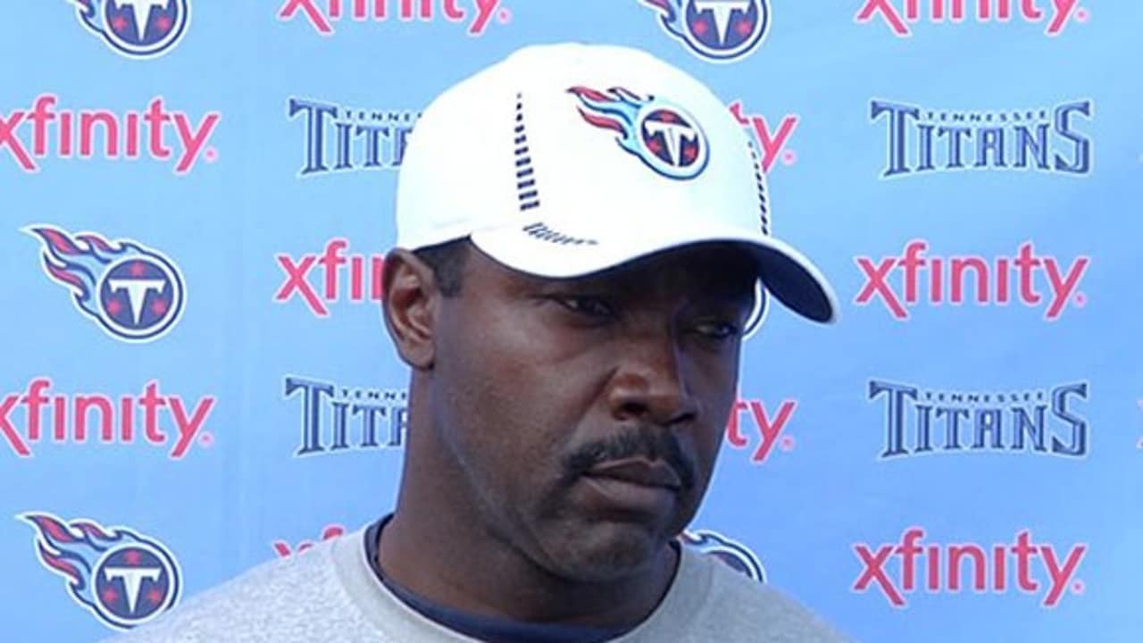 Defensive Coordinator Jerry Gray