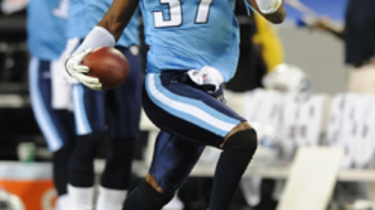 Campbell's Interception Return Sparks Titans
