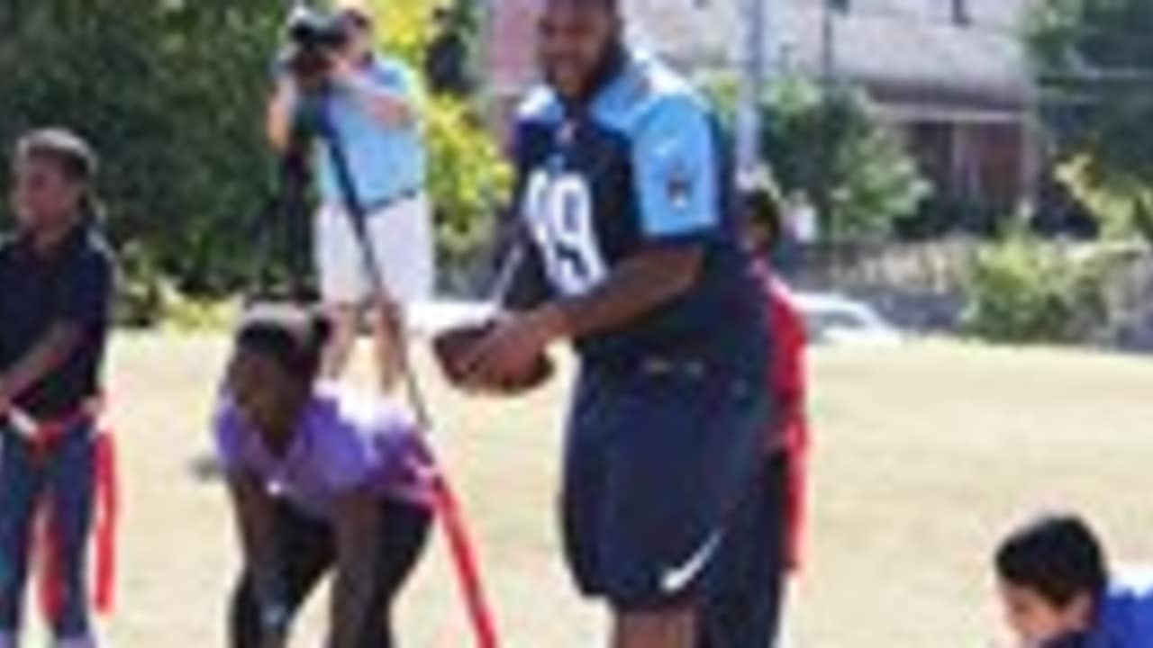 Titans, United Way Take Part in Hometown Huddle Event