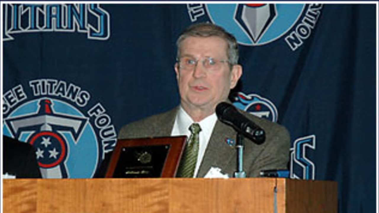 Titans recognize Bill Boss as 2007 Community QB Award Winner
