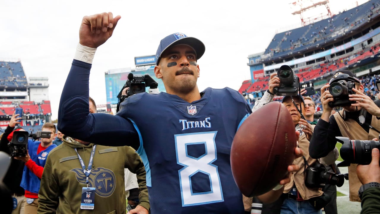 QB Marcus Mariota Does It All as Titans Beat Patriots
