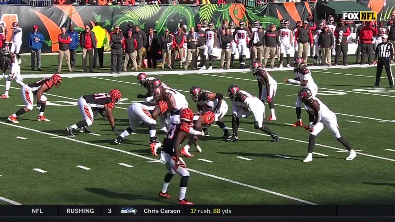 Adam Humphries Makes Tough Catch Near Goal Line