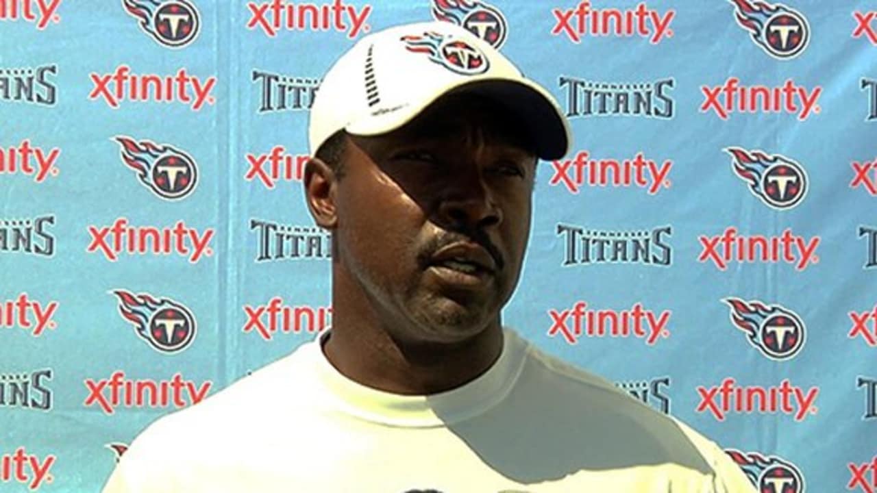 Defensive Coordinator Jerry Gray