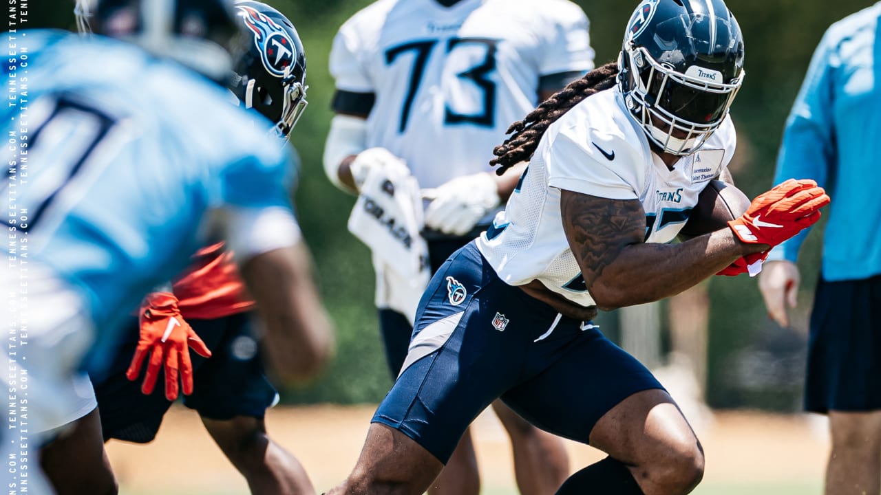With Changes on Offense, Titans RB Derrick Henry Working to Keep on ...