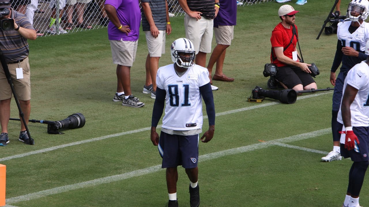 Andre Johnson Takes Practice Field with Titans