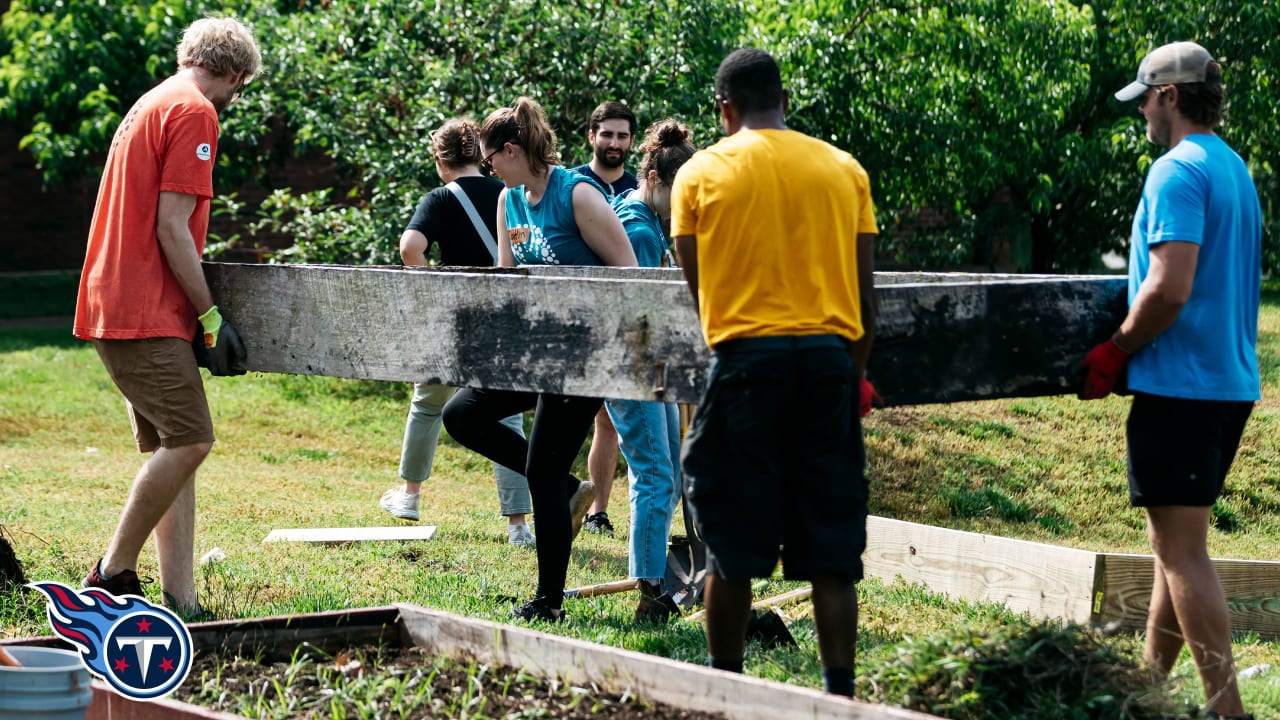 Fall Hamilton Elementary – All Staff Serve | Community