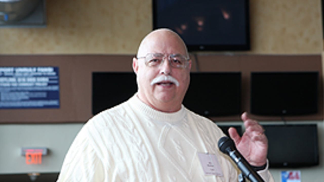 John Blackburn Captures 2010 Titans Community QB Award