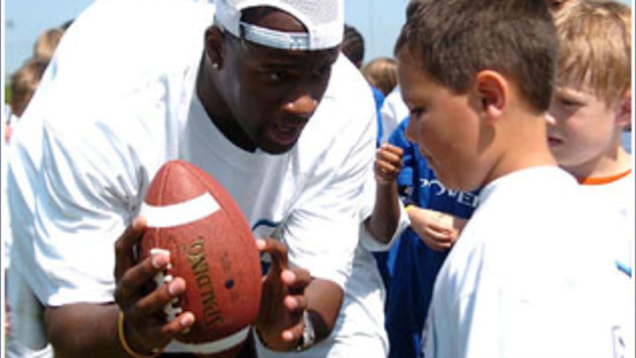 Titans, NFL reach youth with football camps