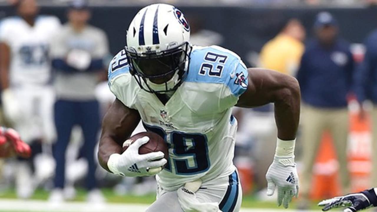 DeMarco Murray Leaps into End Zone for TD