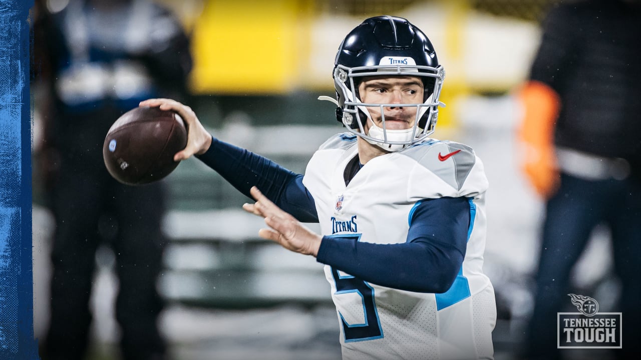 Titans Agree to Terms With QB Logan Woodside on One-Year Deal