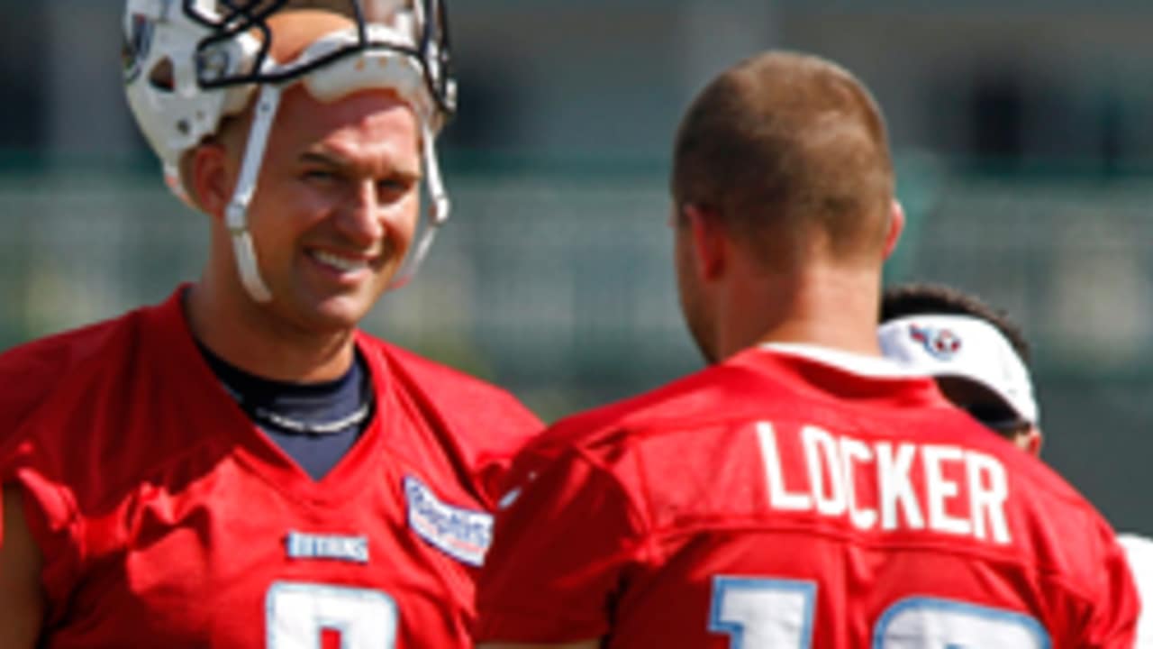Hasselbeck, Locker Compete for Titans QB Job