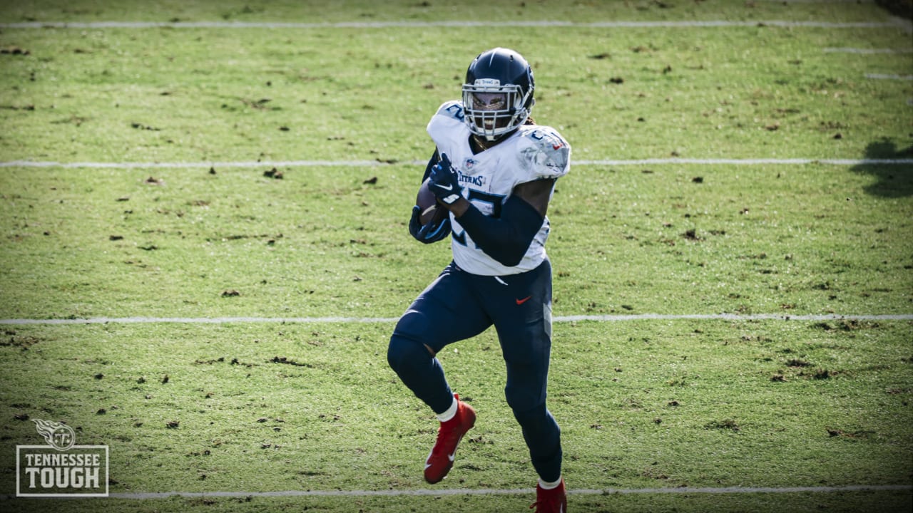 Derrick Henry Breaks Into Open Field on 47-yard Burst