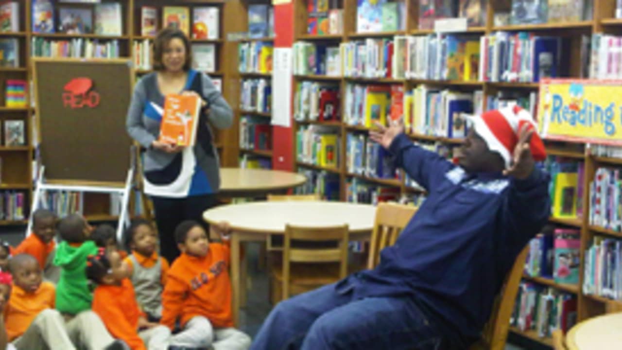 Smith Helps Celebrate Dr. Seuss' Birthday with Annual 'Read Across ...