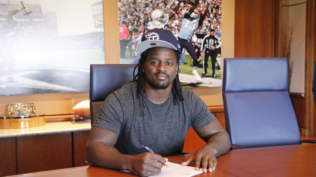 Linebacker Sean Spence Signs Contract