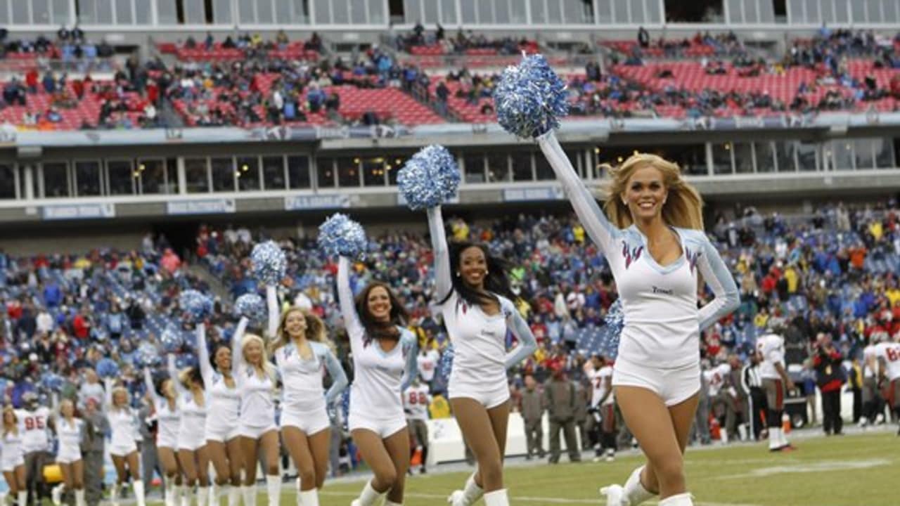 Cheer Photos: Titans vs. Buccaneers