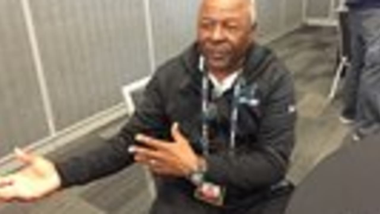 Former Titans RBs Coach Enjoying Super Bowl Ride