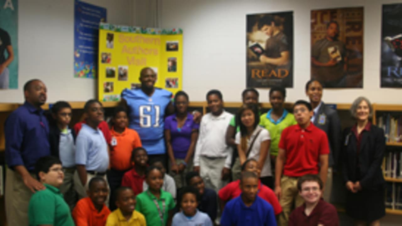 Velasco Visits Students at Head Middle Magnet School