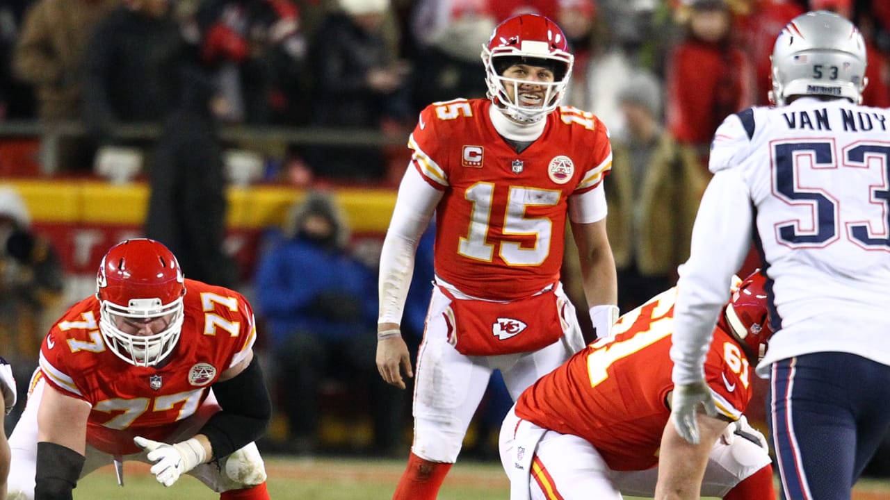 Patrick Mahomes Again Goes Sidearm, Hits Watkins for First Down