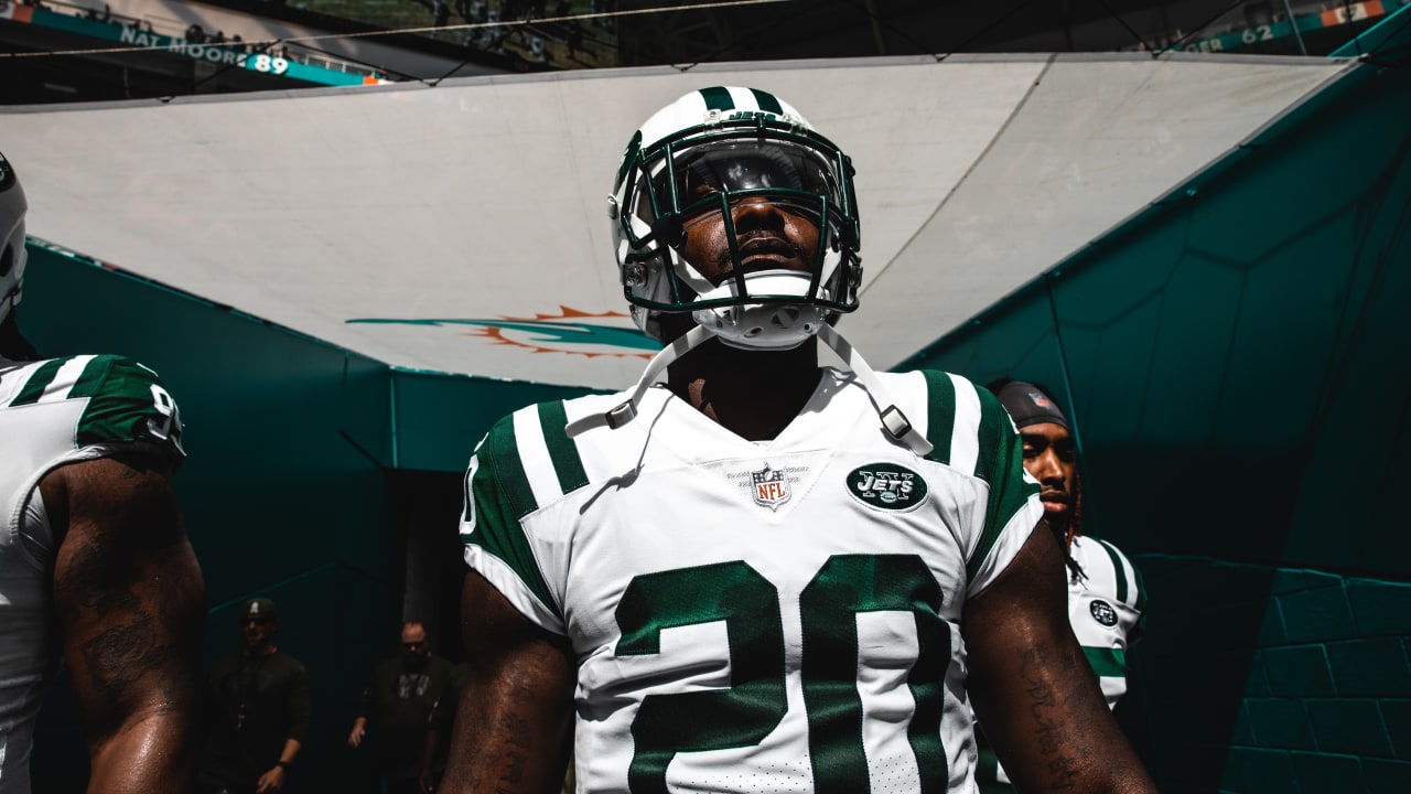 Player Spotlight: Best Photos of Isaiah Crowell