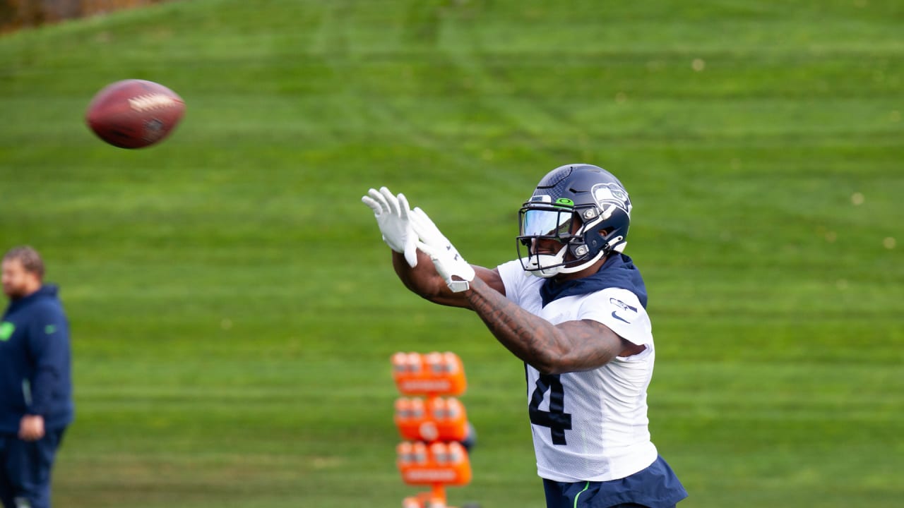 PHOTOS: Best Shots From Seahawks Practice - November 10