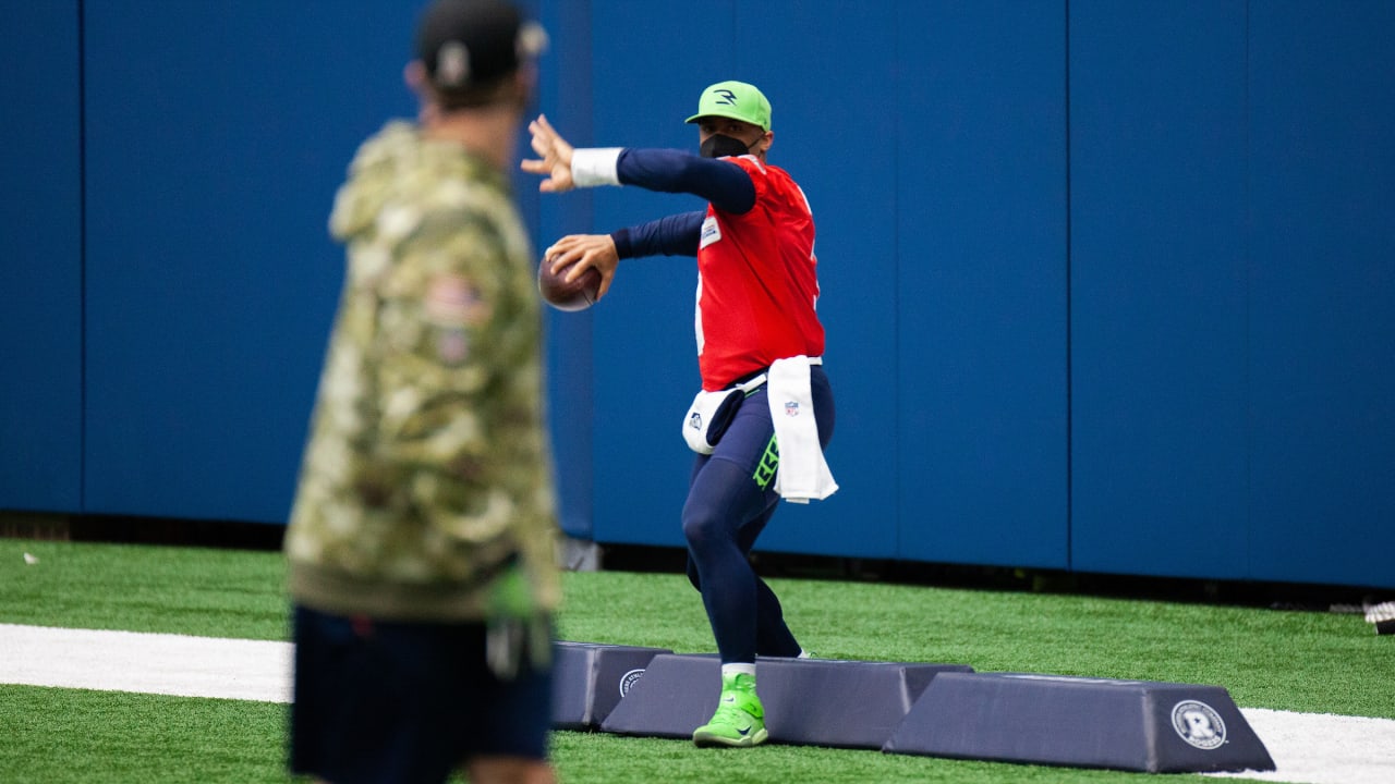 PHOTOS: Best Shots From Seahawks Practice - December 23
