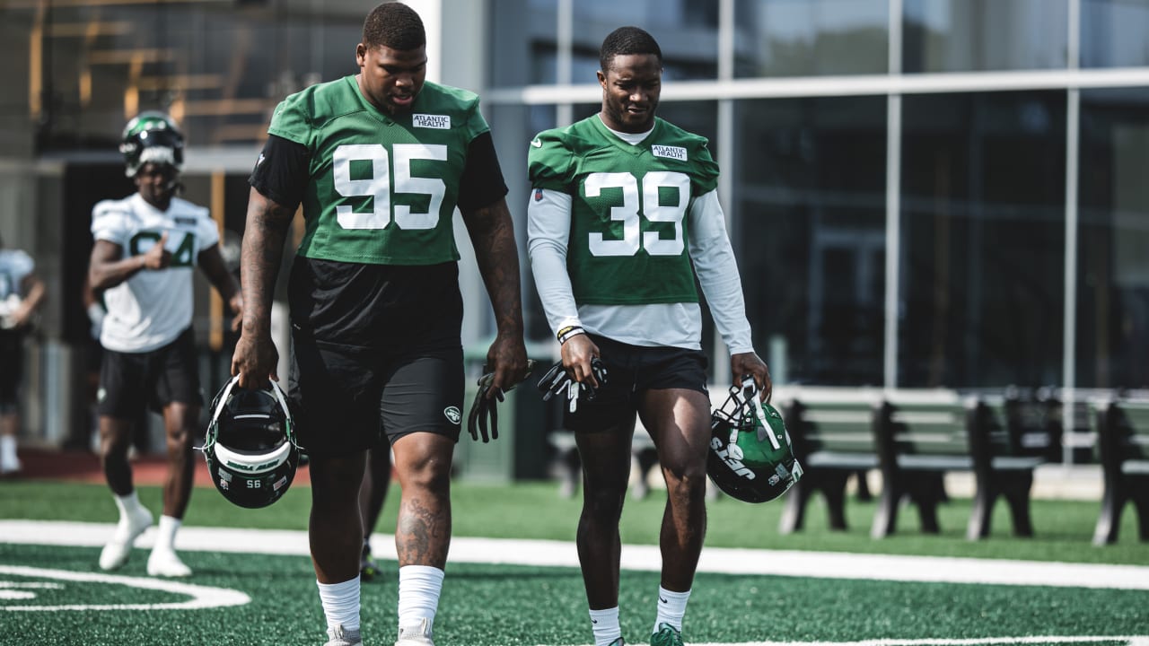 Practice Gallery | Best Images of the Jets Walking Out for the First ...