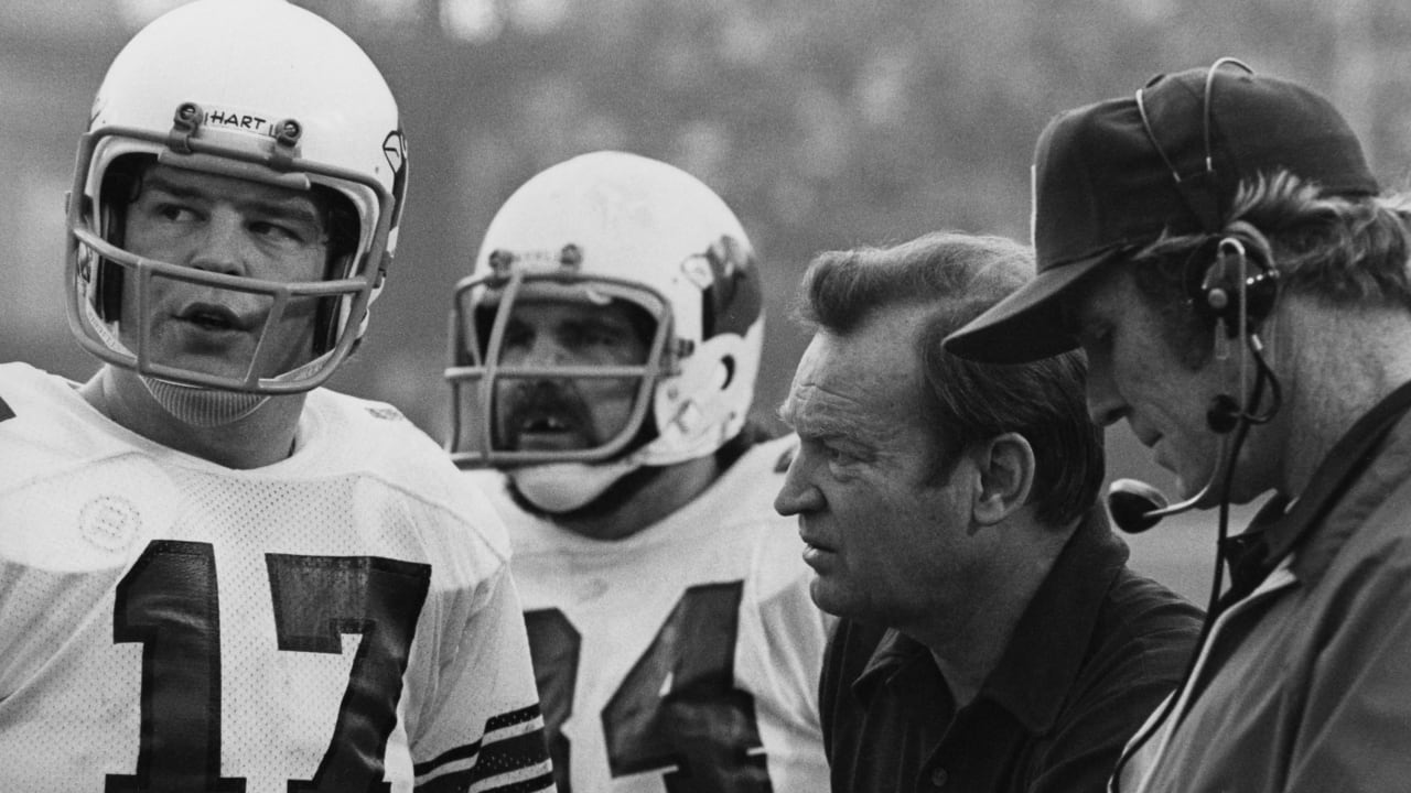 Former Cardinals Coach Don Coryell Inducted Into The 2023 Hall of Fame ...