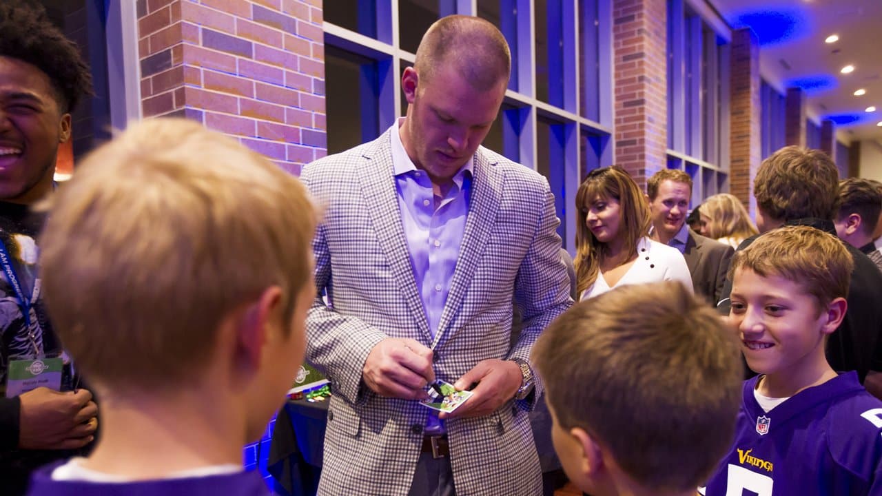 Photos: Kyle Rudolph Attends MDA Gala