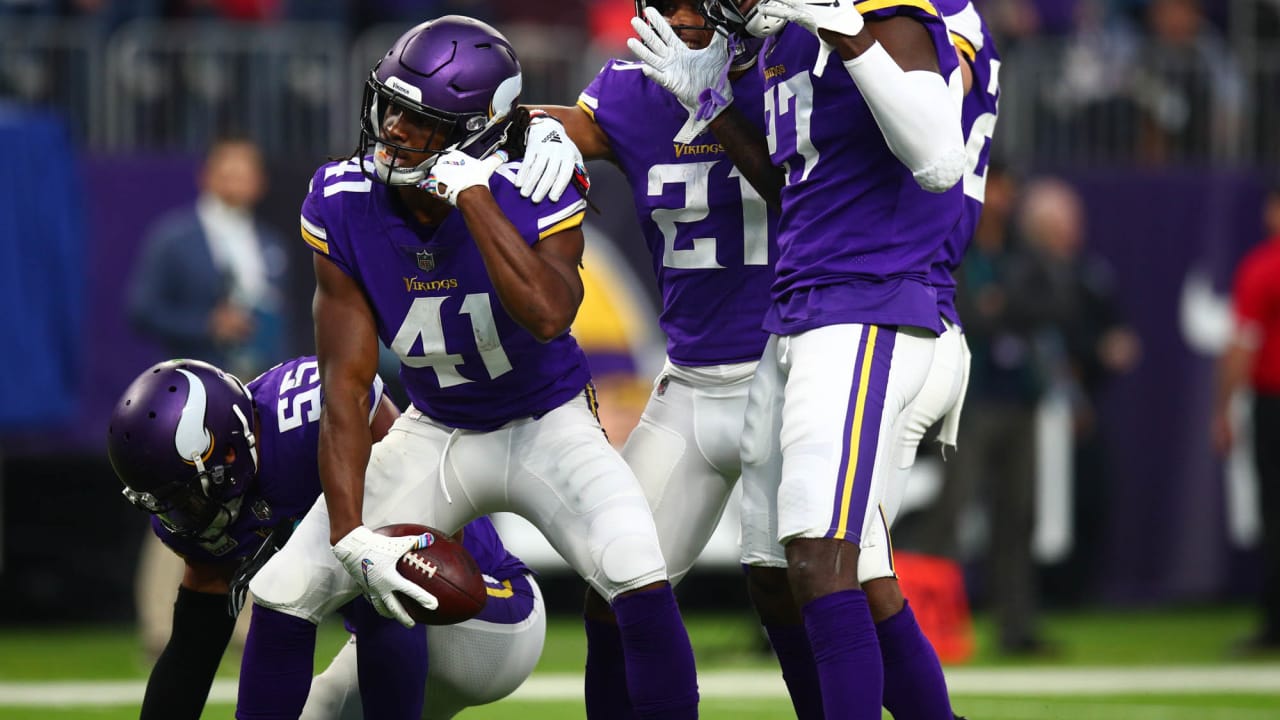NOTEBOOK: Vikings Have Options in Secondary Despite Hughes’ Injury