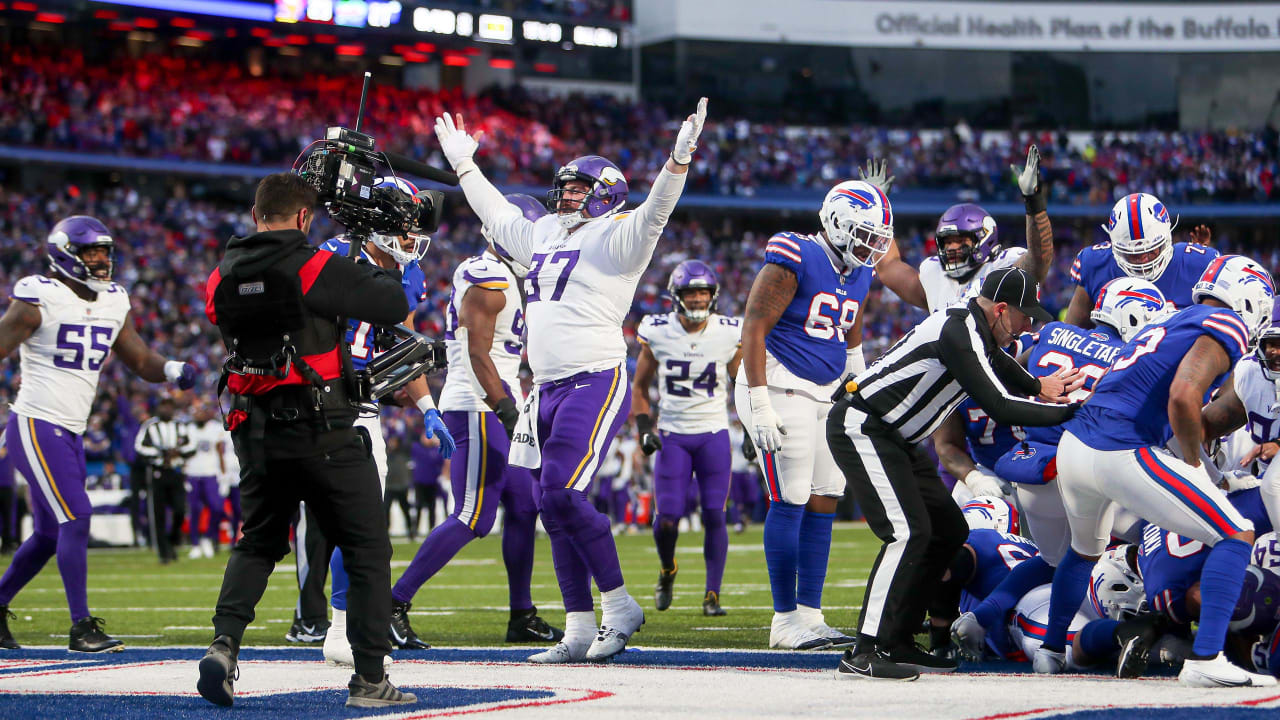 Wild Goal-Line Sequences Lift Vikings to Victory at Buffalo