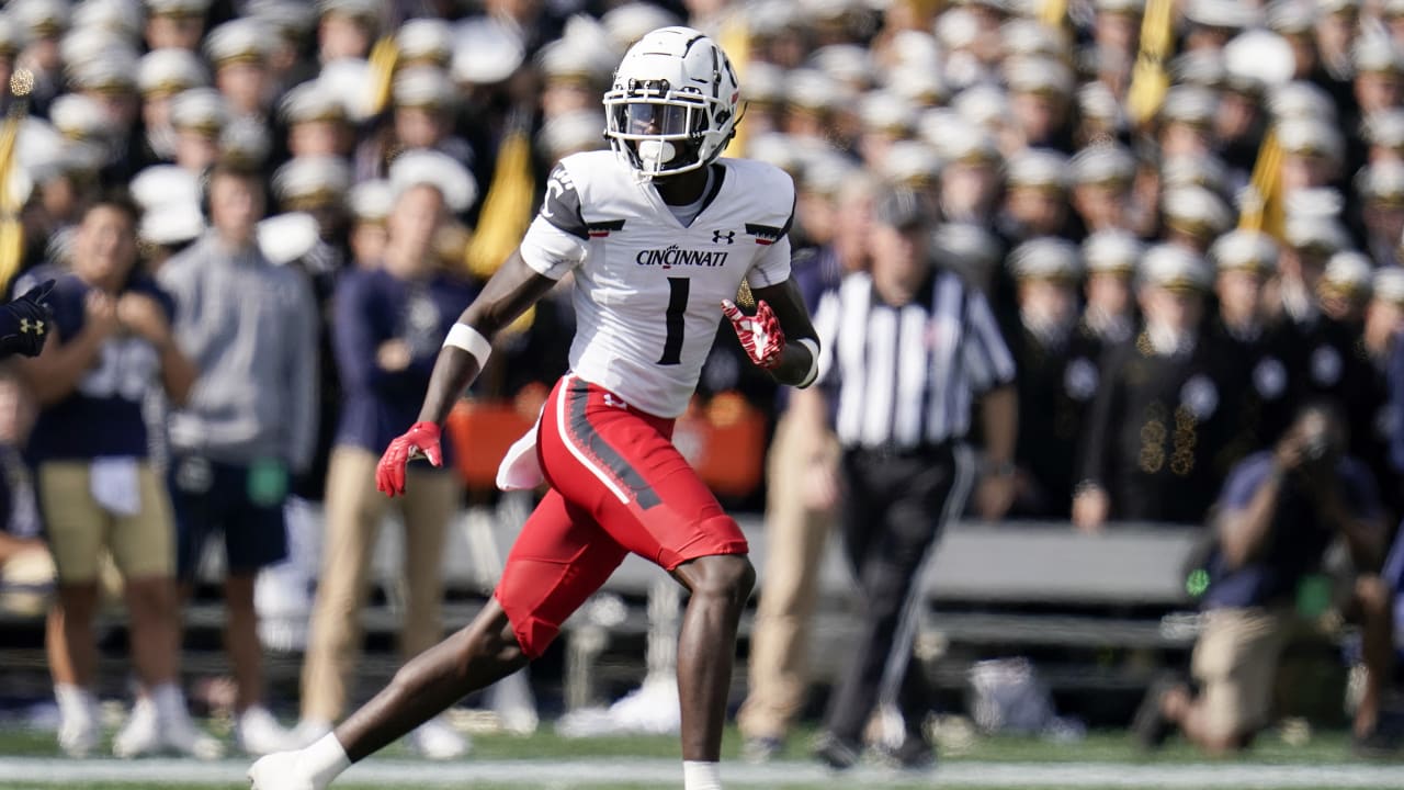 Early NFL Draft Predictions at Pick No. 12