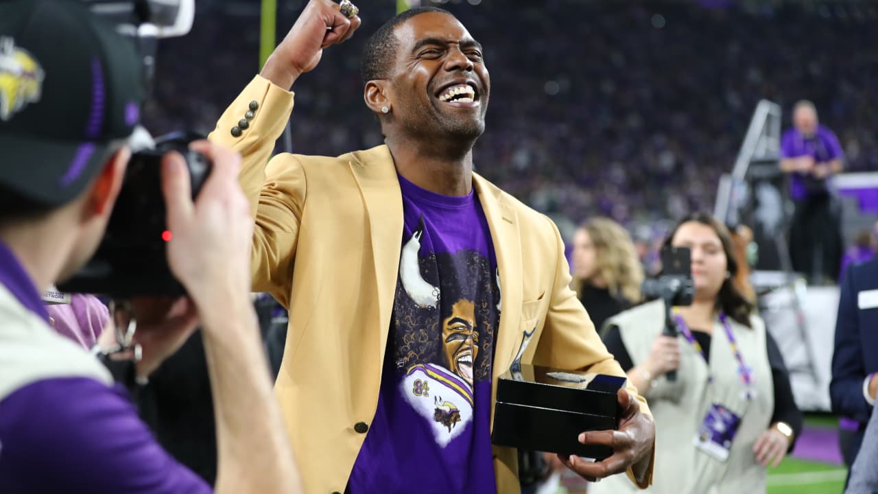 Randy Moss Receives Pro Football Hall of Fame Ring