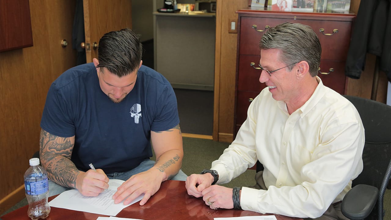 New Team, New Number: Alex Boone Plans to Wear 76