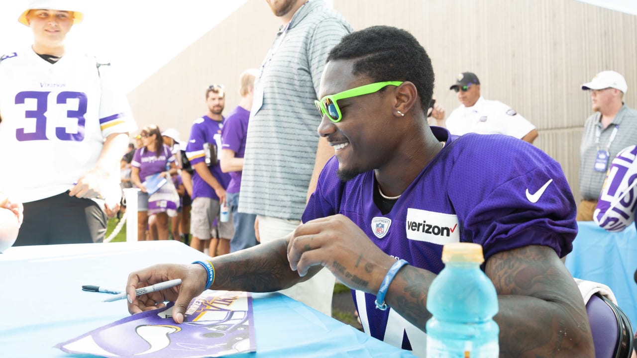 Vikings Players Sign Autographs at Training Camp