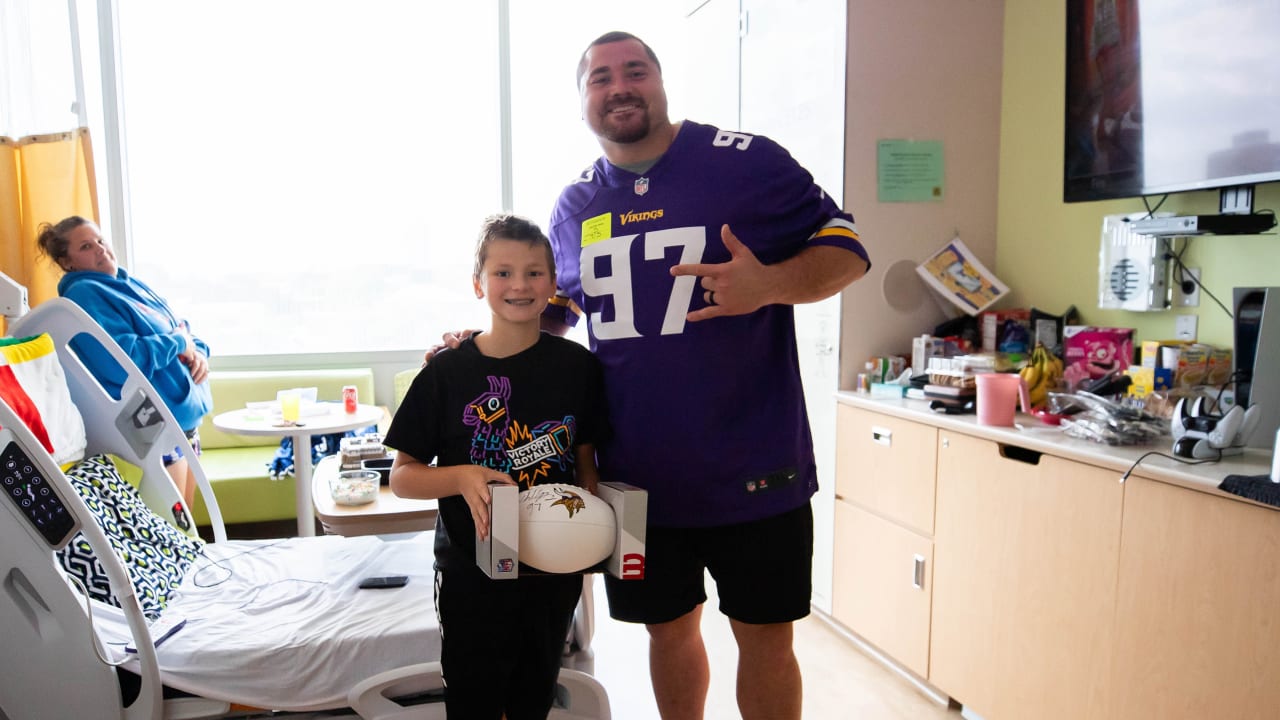 Harrison Phillips Visits Local Hospital