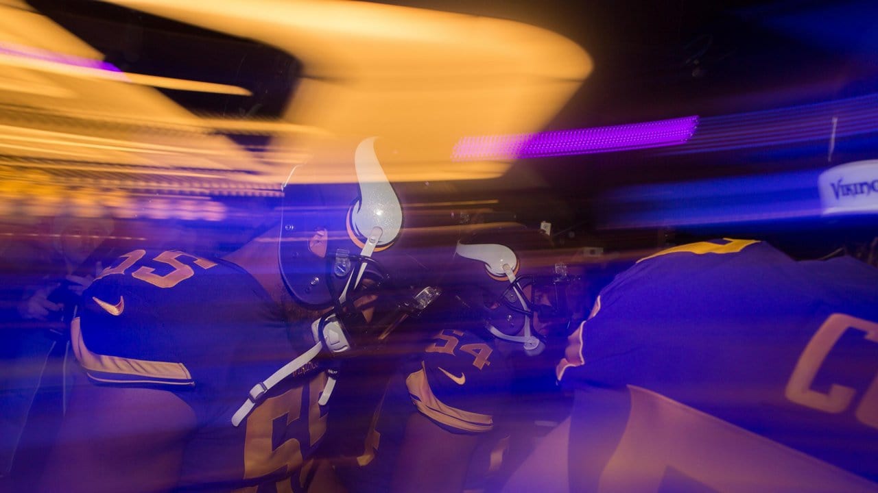 Vikings vs. Cowboys: Through-The-Lens