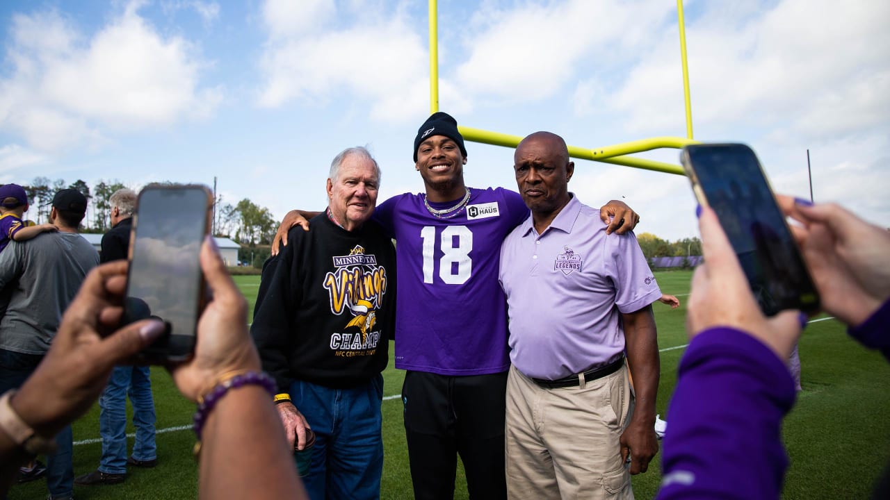 Vikings Legends Reunite, Inspire Current Team