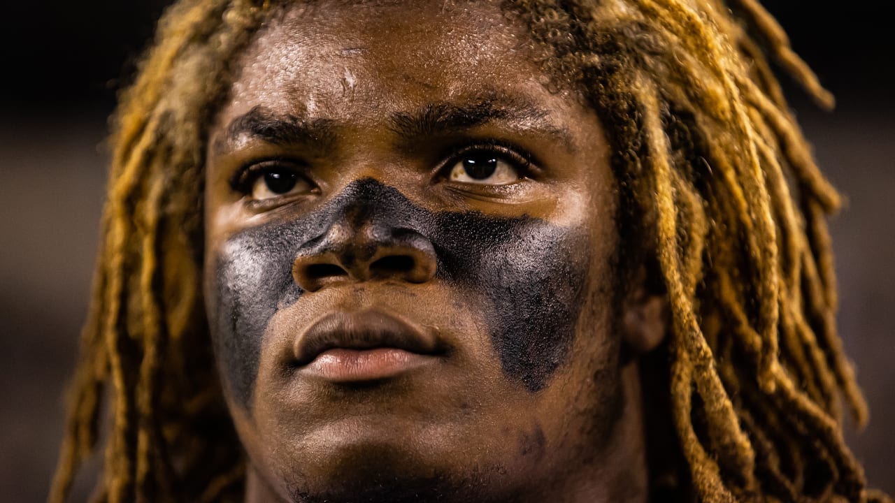 Lewis Cine Returns to Minnesota From London After Injury