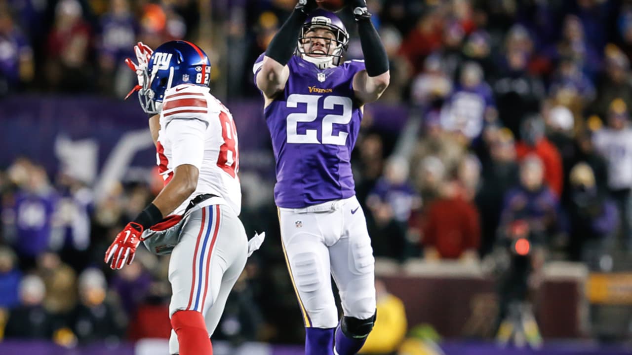 3 Vikings Interceptions Aid in Big Win Over Giants