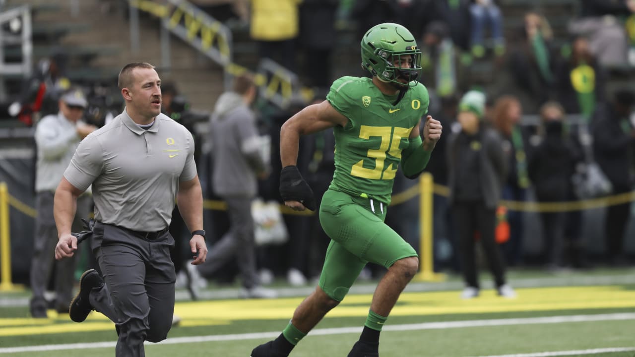 Photos: Oregon LB Troy Dye