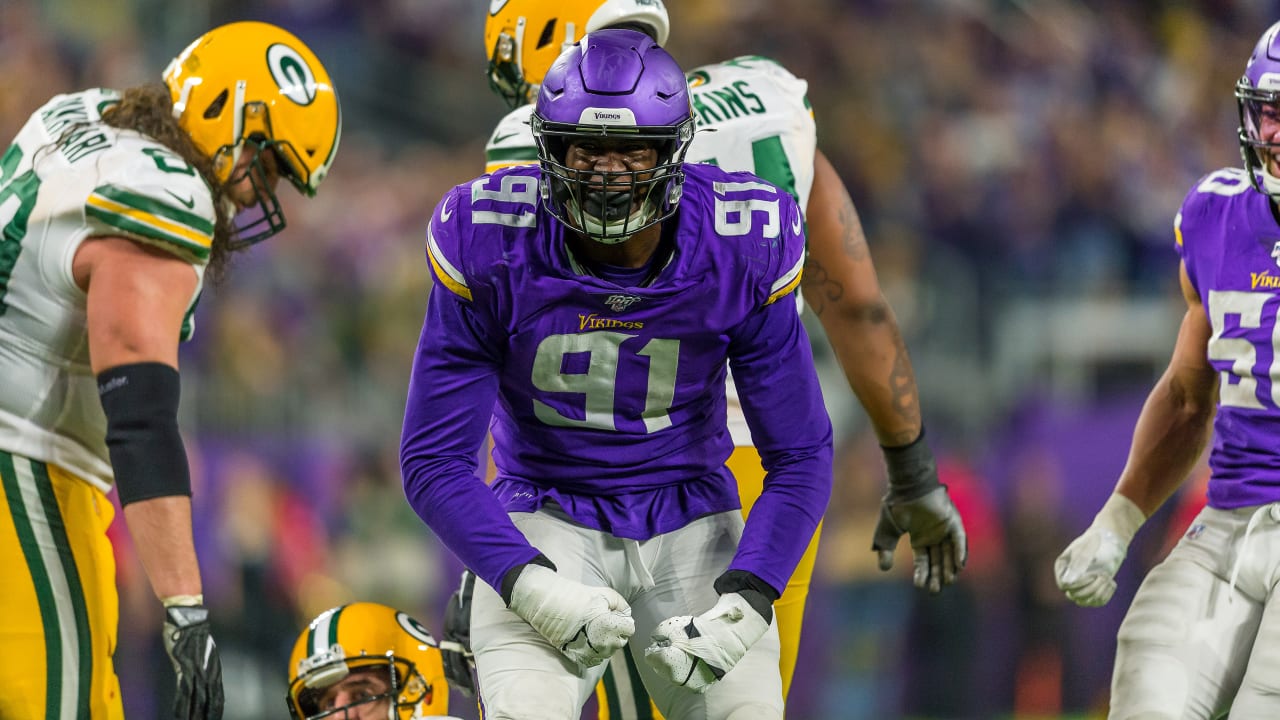 2019 Season in Photos: Vikings DE Stephen Weatherly