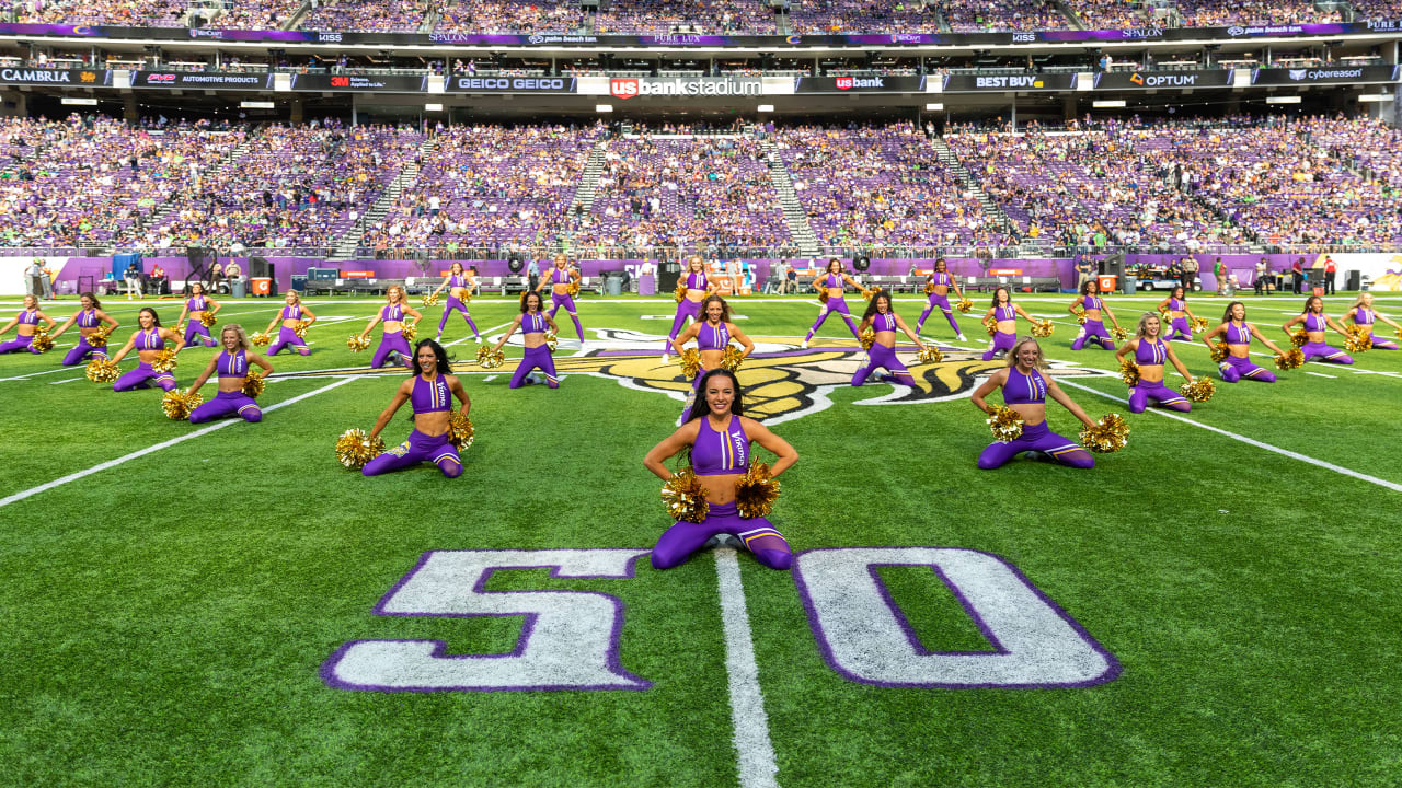 Minnesota Vikings Cheerleaders Gameday Photos | Regular Season Week 3 ...