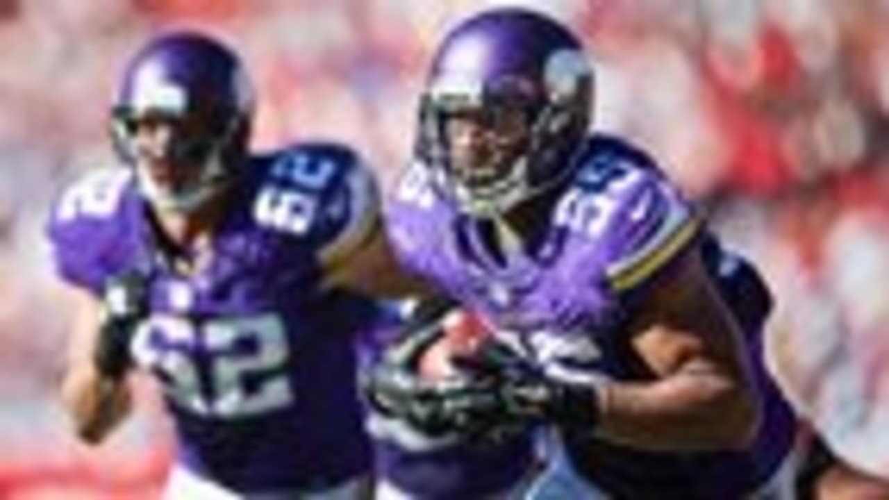 Season Review, LB's: Greenway Keeps Tackling, Barr Starts with Splash