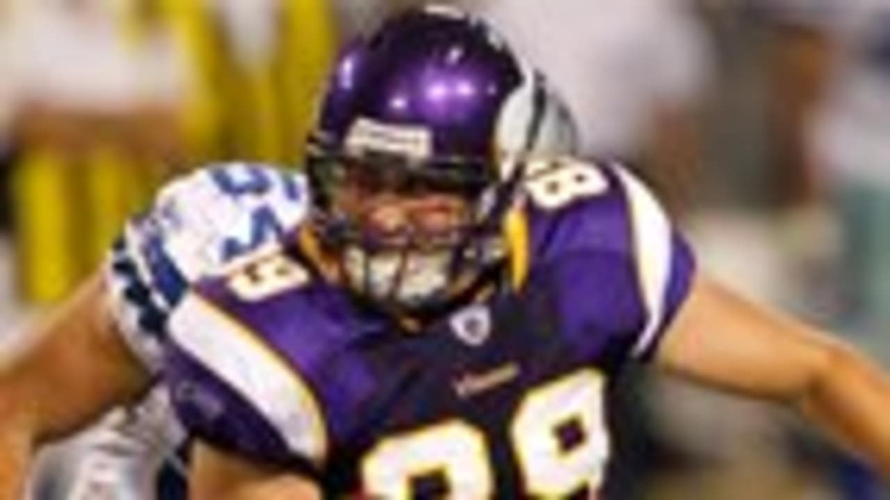 Vikings Bring Back TE Allen Reisner