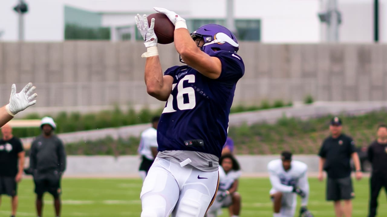 2-Minute Drill: Get to Know Vikings TE Brandon Dillon