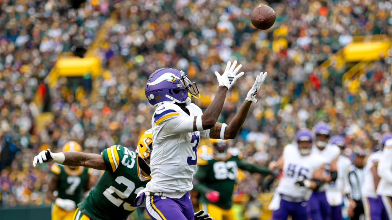 Addison Torches The Pack With An Easy Touchdown Grab